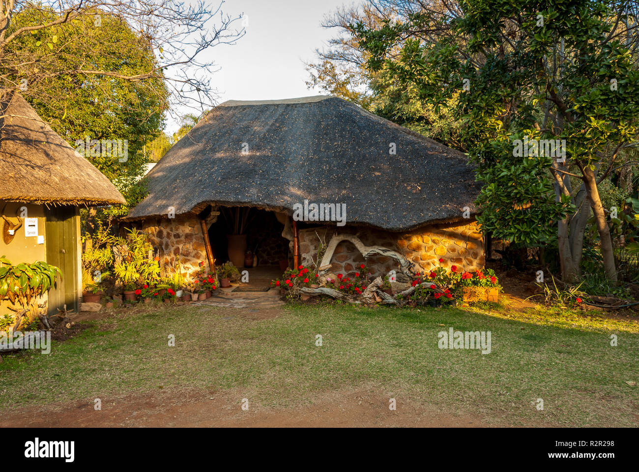 Kunkuru private lodge in the bush veld area of South Africa Stock Photo ...