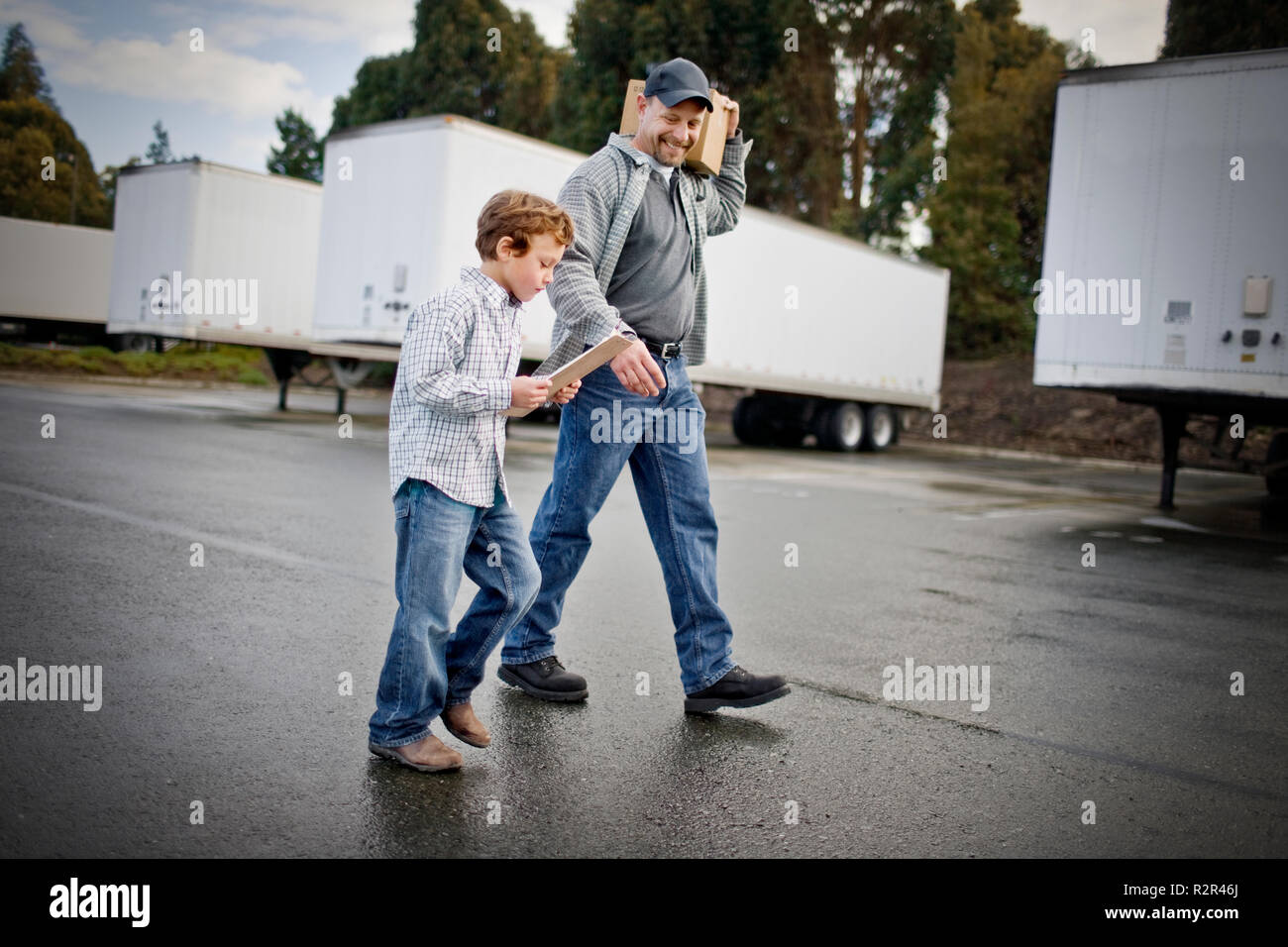 Child clipboard 9 10 years hi-res stock photography and images - Alamy