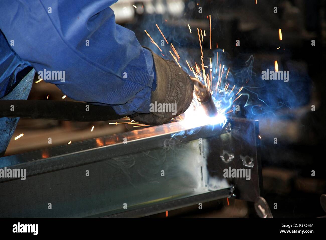 welder at work Stock Photo - Alamy