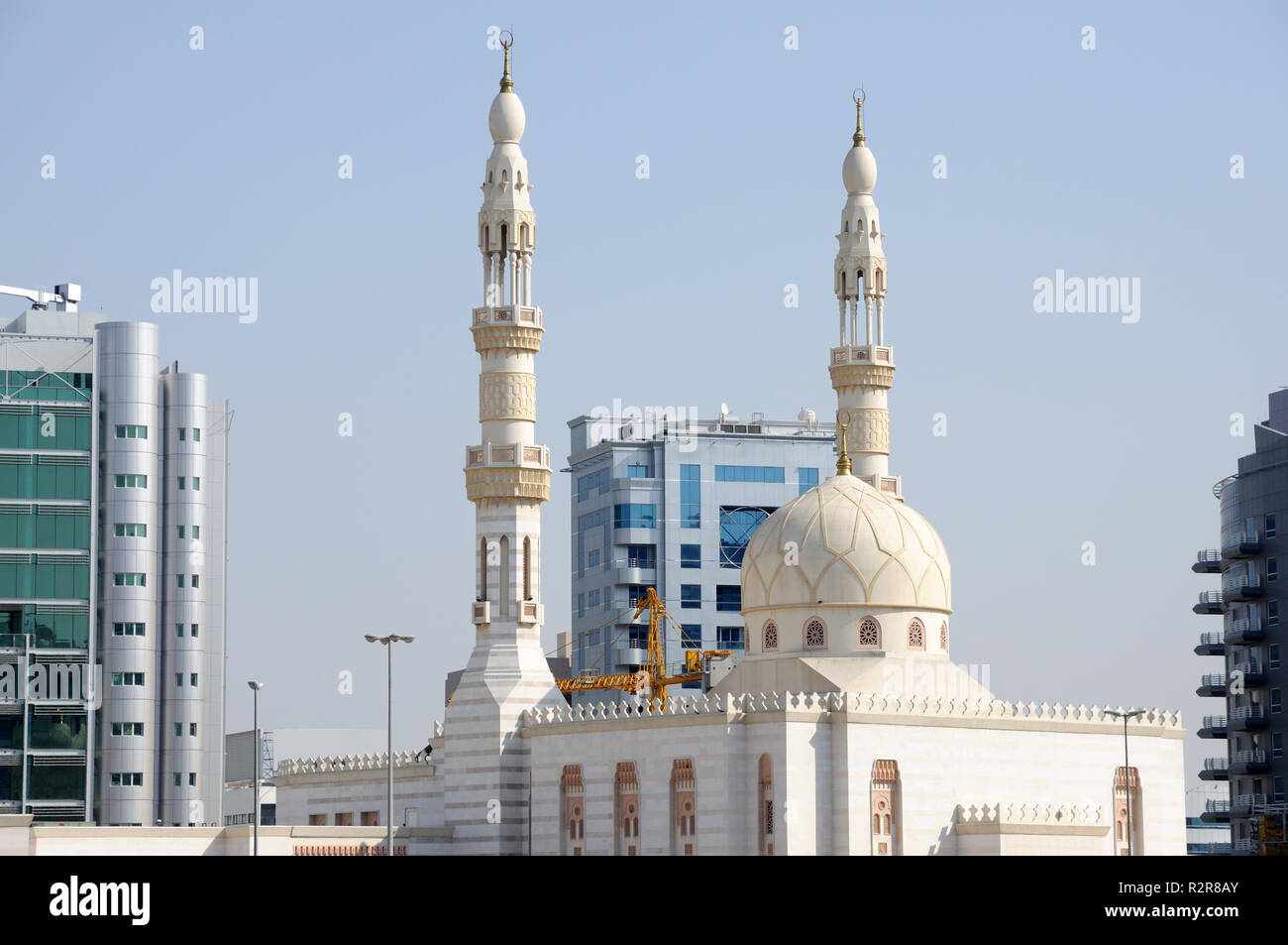 mosque in dubai Stock Photo - Alamy