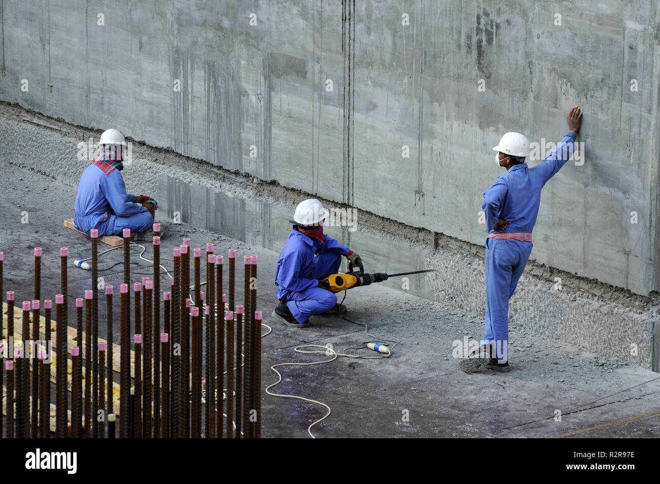 workers at construction site Stock Photo - Alamy