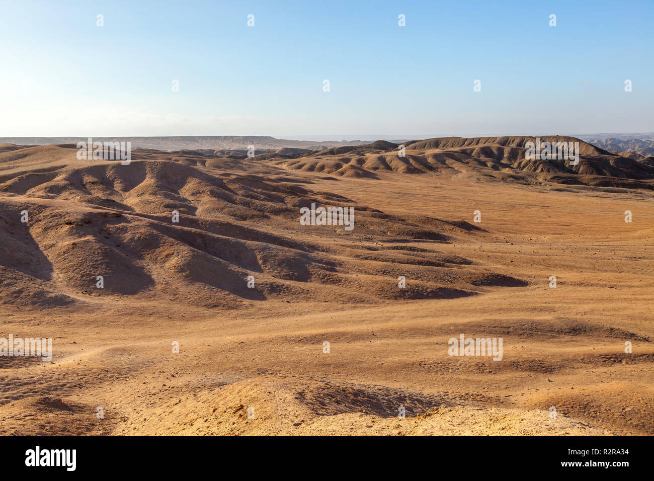 The dry and arid Namib desert in the Namibian Skeleton coast Stock ...