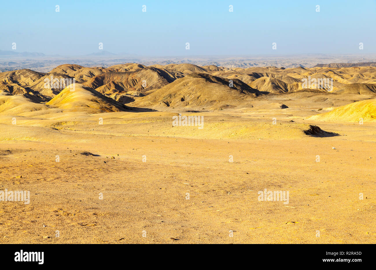 The dry and arid Namib desert in the Namibian Skeleton coast Stock ...