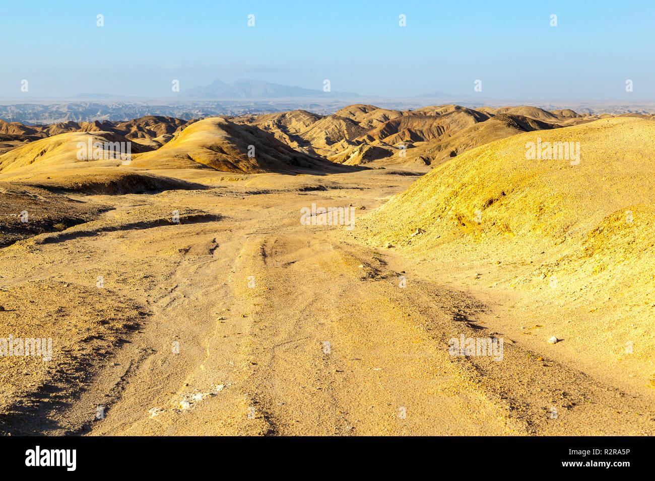 The dry and arid Namib desert in the Namibian Skeleton coast Stock ...