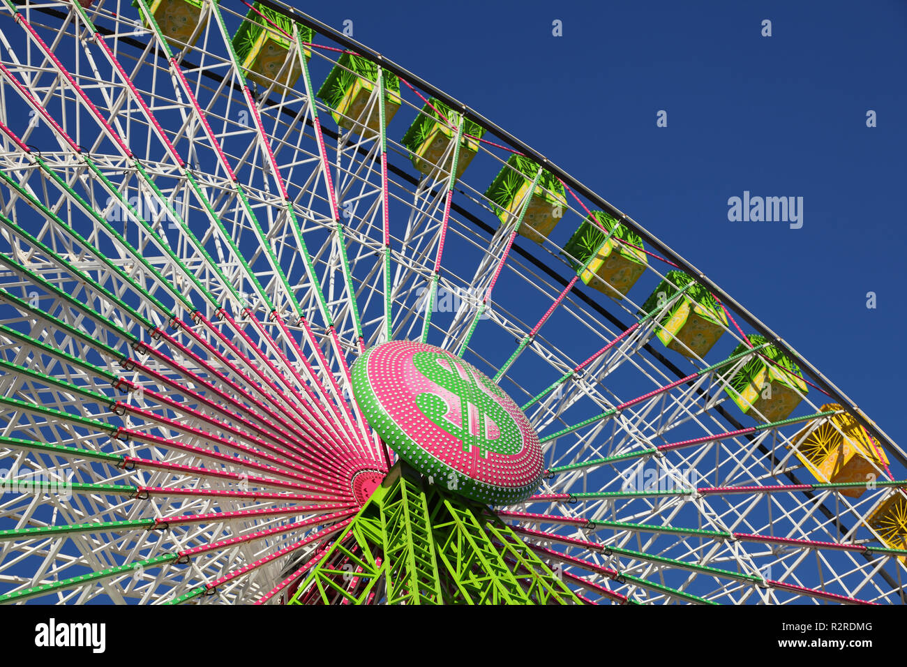 Giant amusement wheel hi-res stock photography and images - Alamy