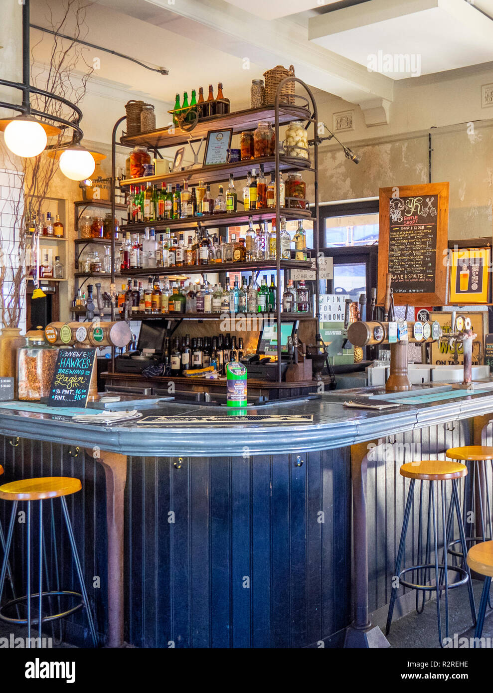 Palisades hotel hi-res stock photography and images - Alamy