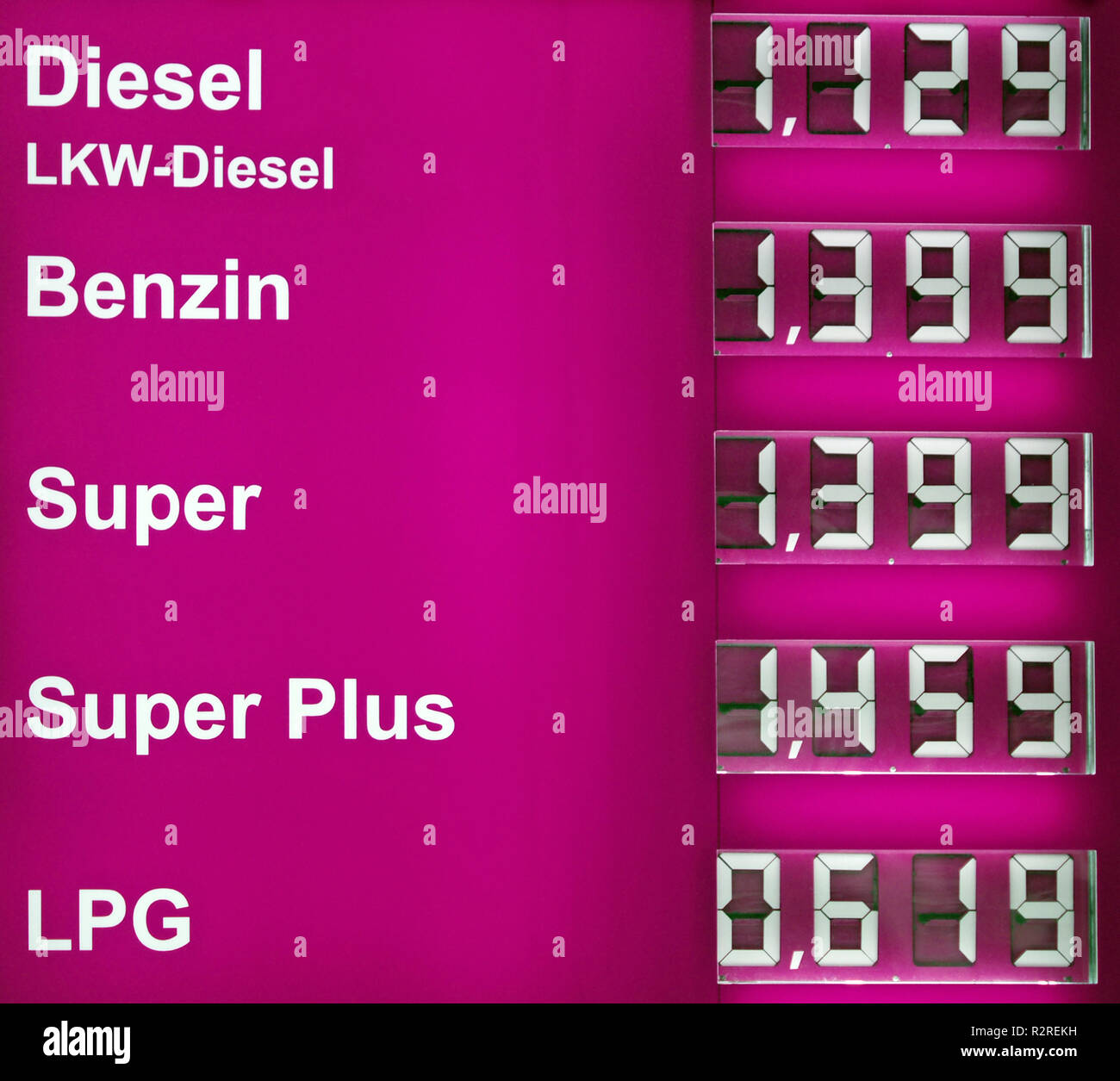 Diesel fuel price gasstation hi-res stock photography and images - Alamy