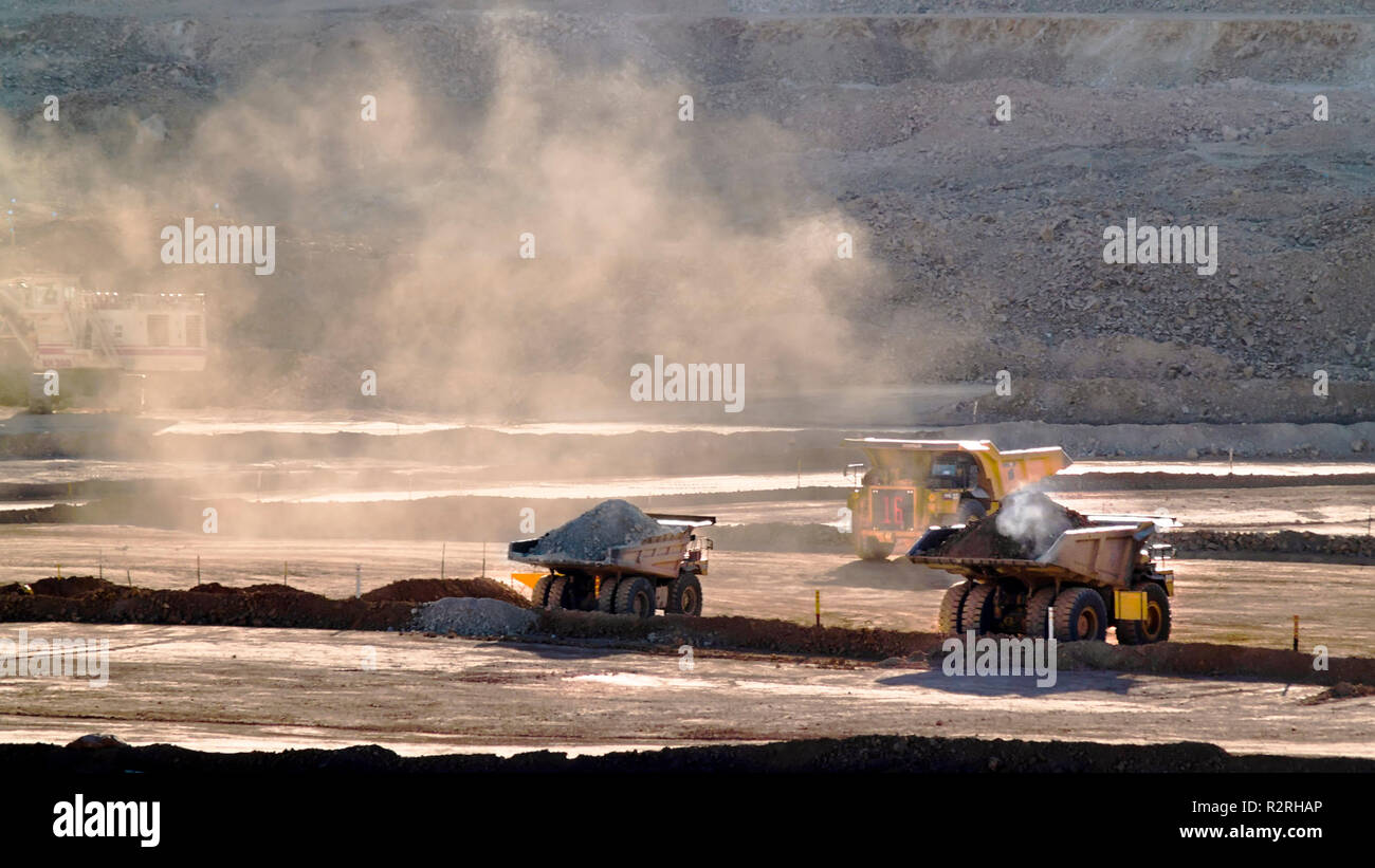 Copper mine truck chile hi-res stock photography and images - Alamy
