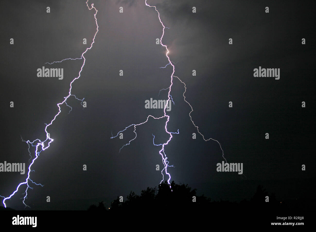 Lightning erdblitz hi-res stock photography and images - Alamy