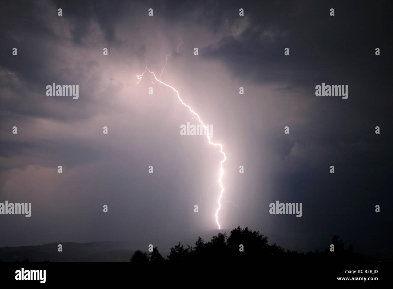 Lightning erdblitz hi-res stock photography and images - Alamy