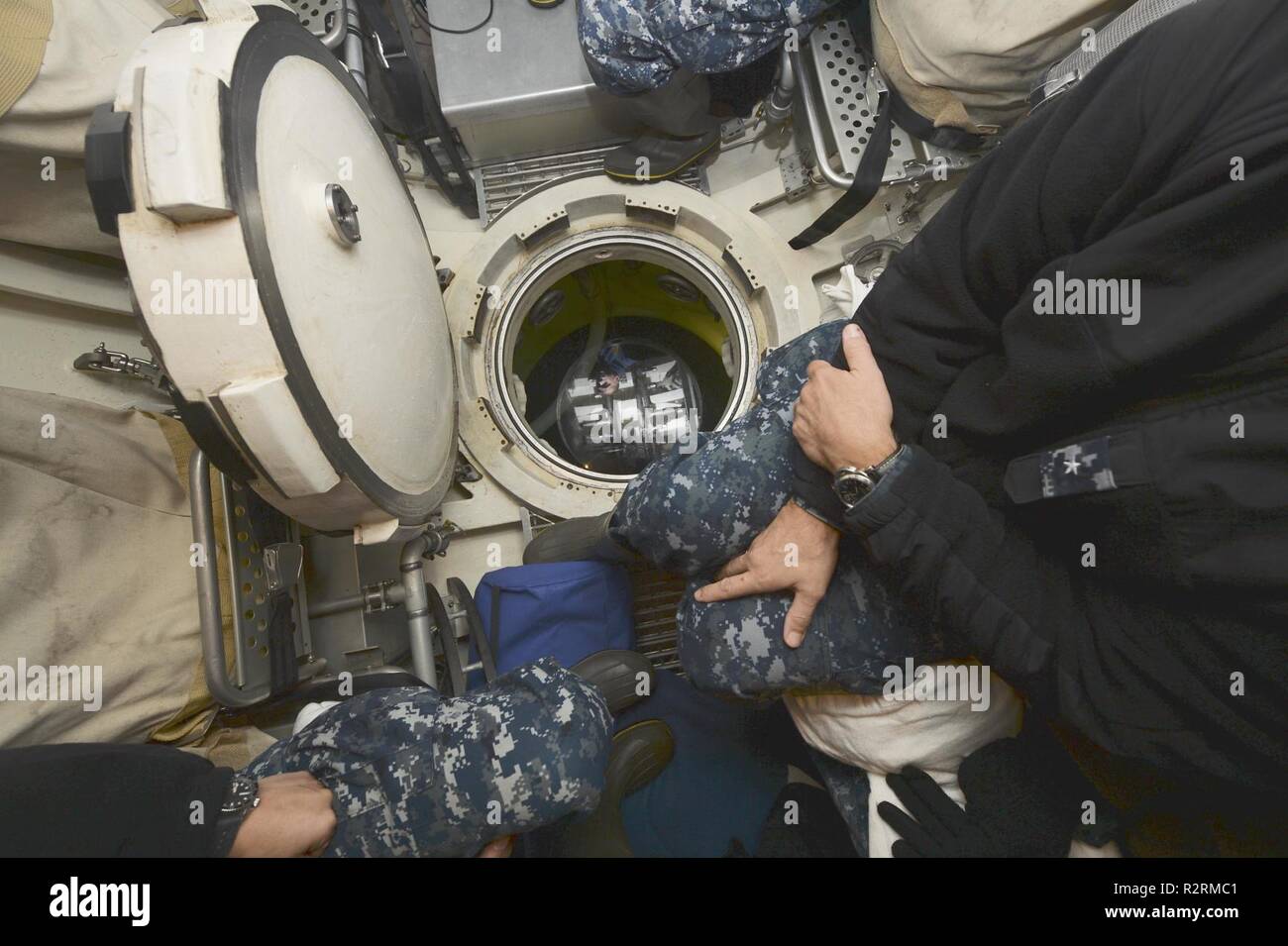 KETCHIKAN, Alaska (October 27th, 2018) Sailors on Undersea Rescue ...