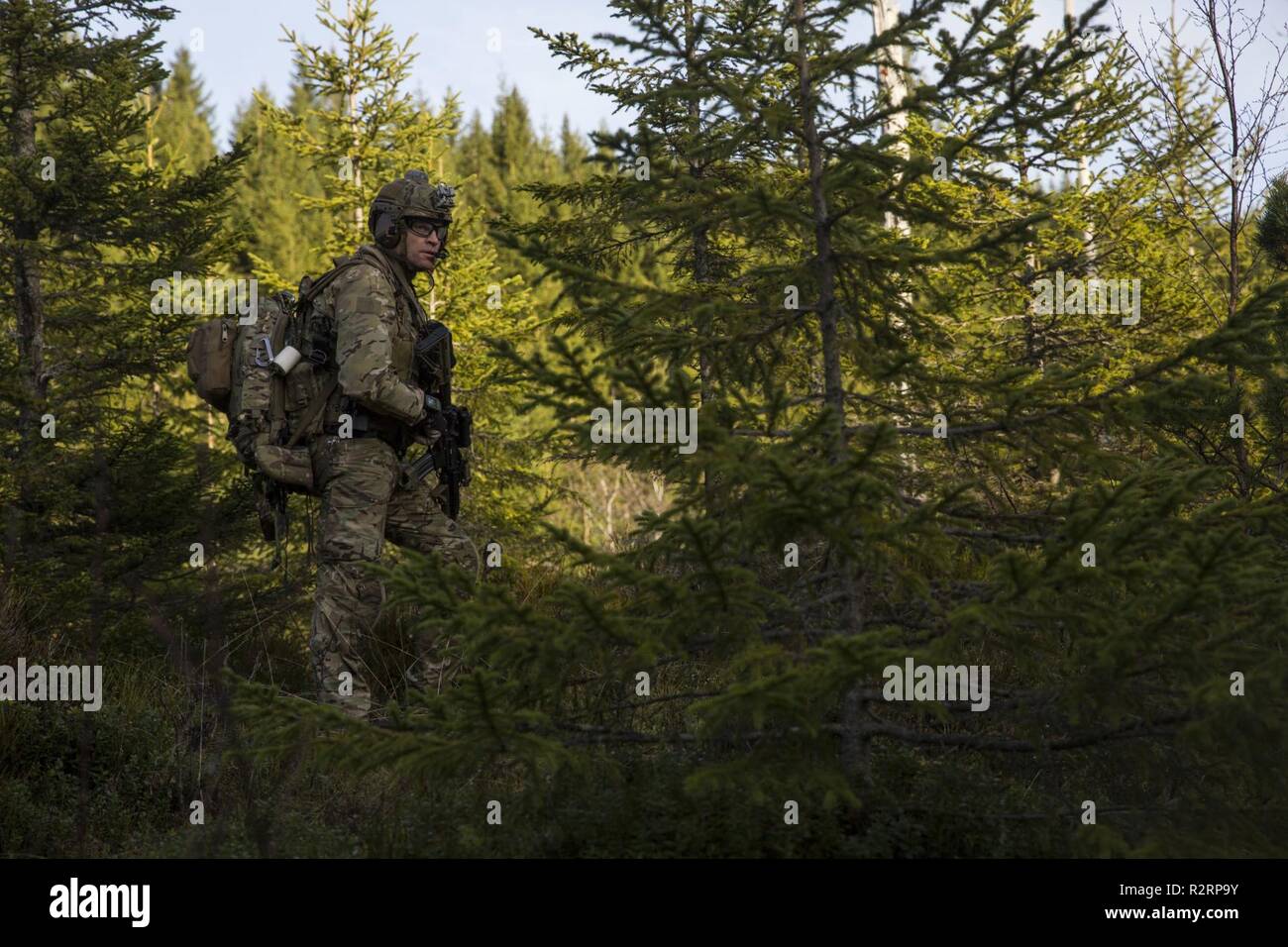 British army unit under exercise hi-res stock photography and images ...