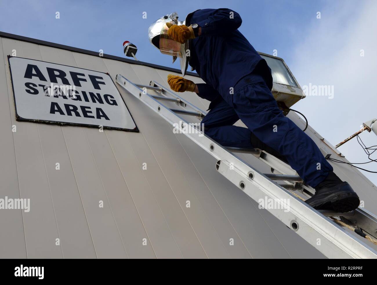 Fire fighting basic training hi-res stock photography and images - Alamy