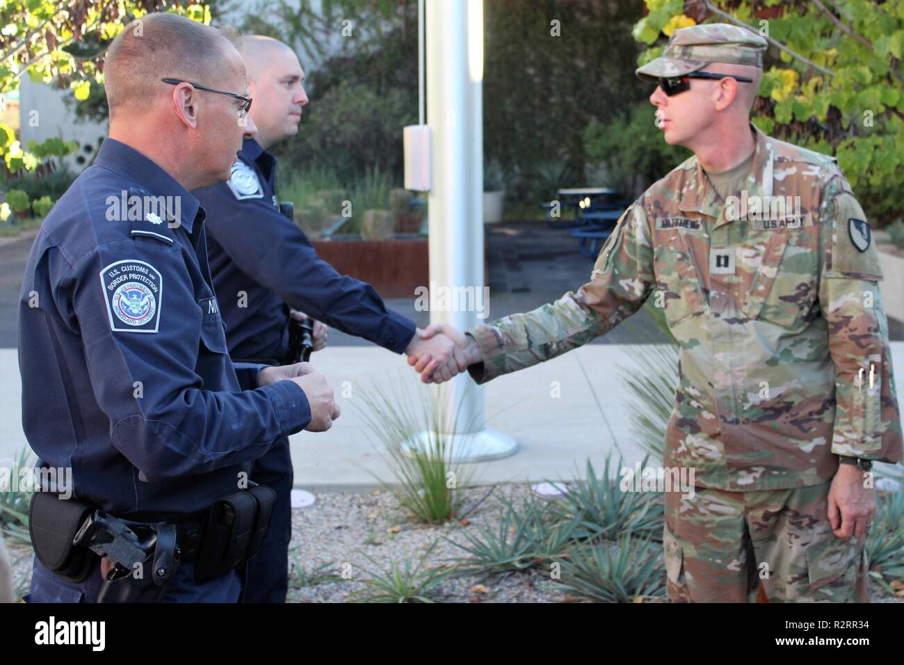 104th engineer construction company hi-res stock photography and images ...