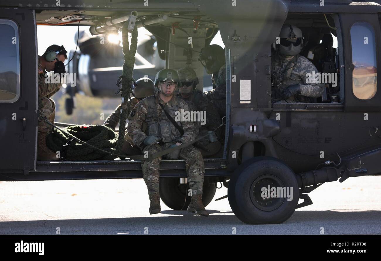 U s army ranger fast rope hi-res stock photography and images - Alamy