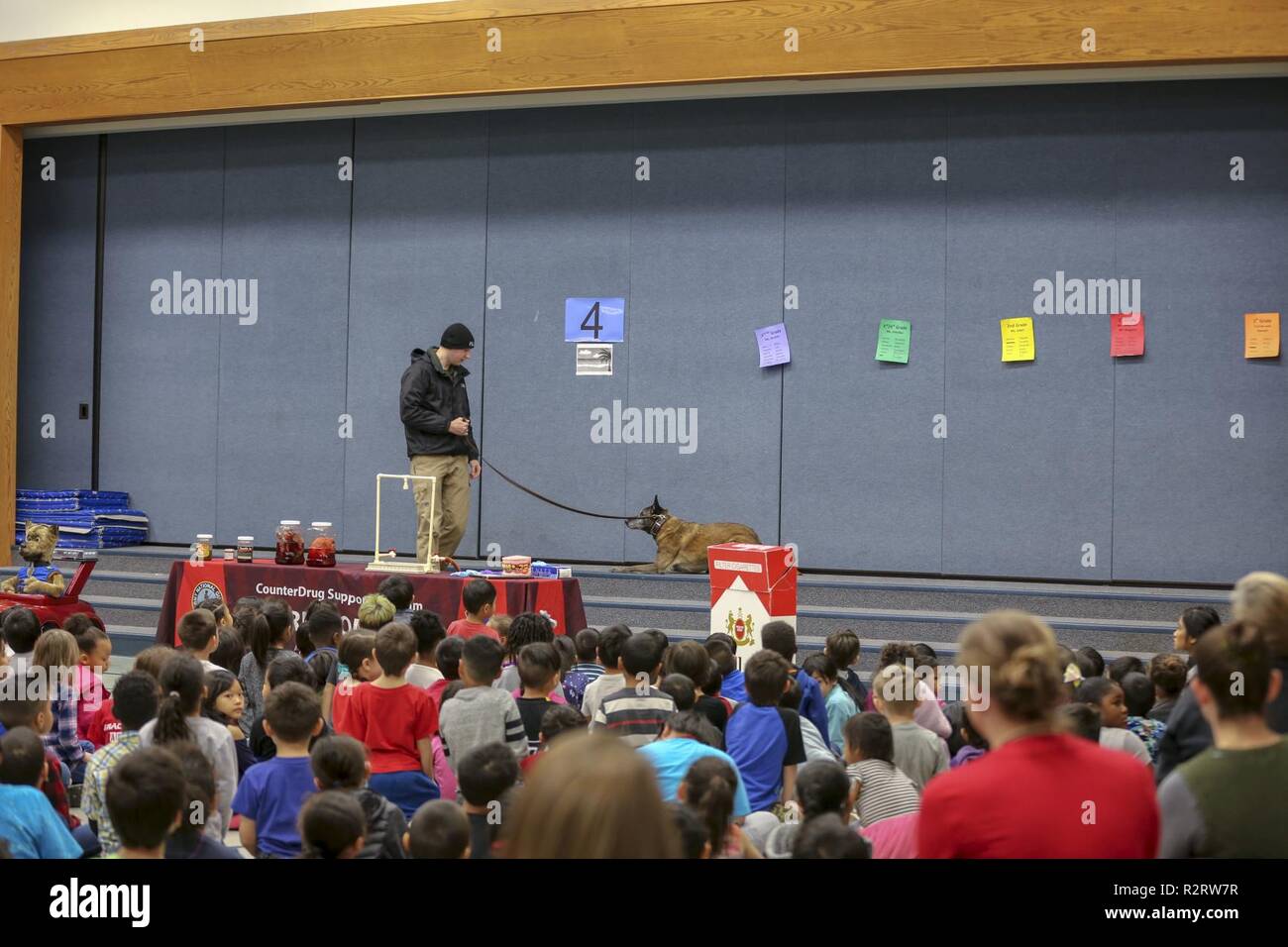 Elementary school drug program hi-res stock photography and images - Alamy