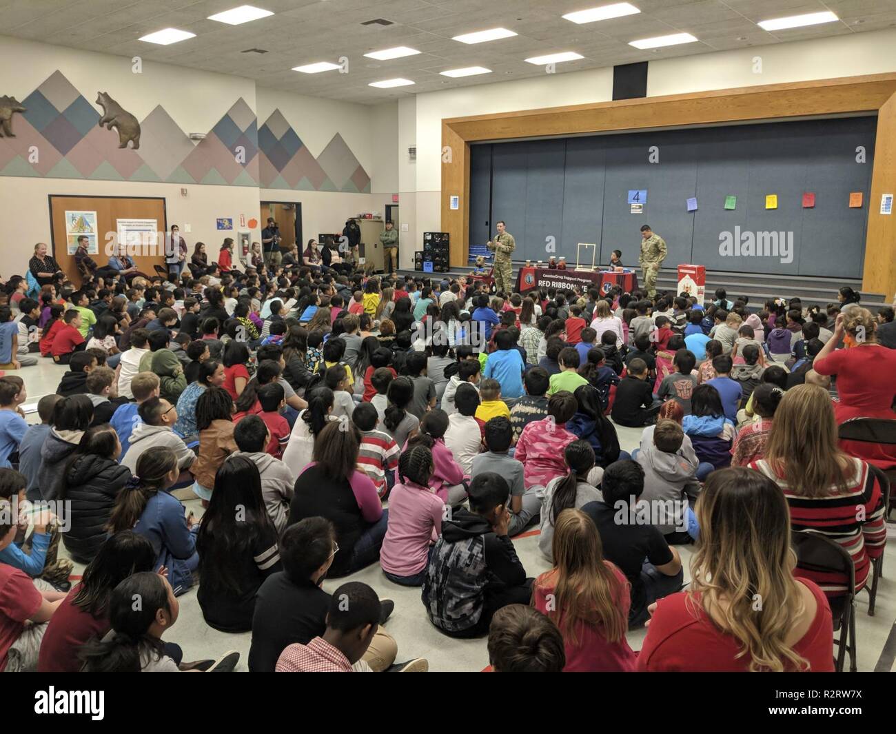 Elementary school drug program hi-res stock photography and images - Alamy