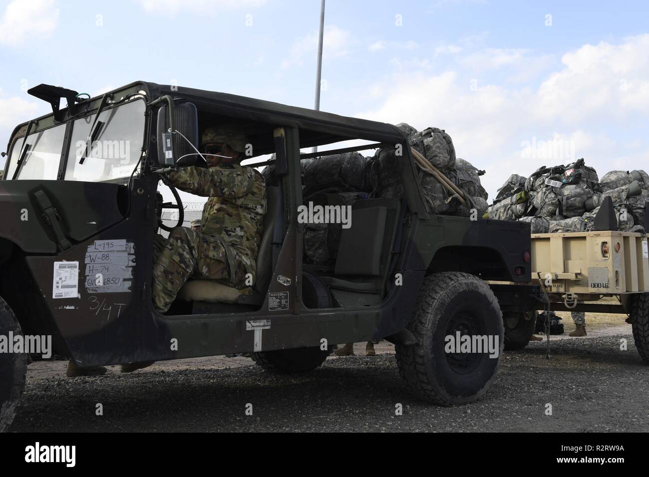 547th area support medical company hi-res stock photography and images ...