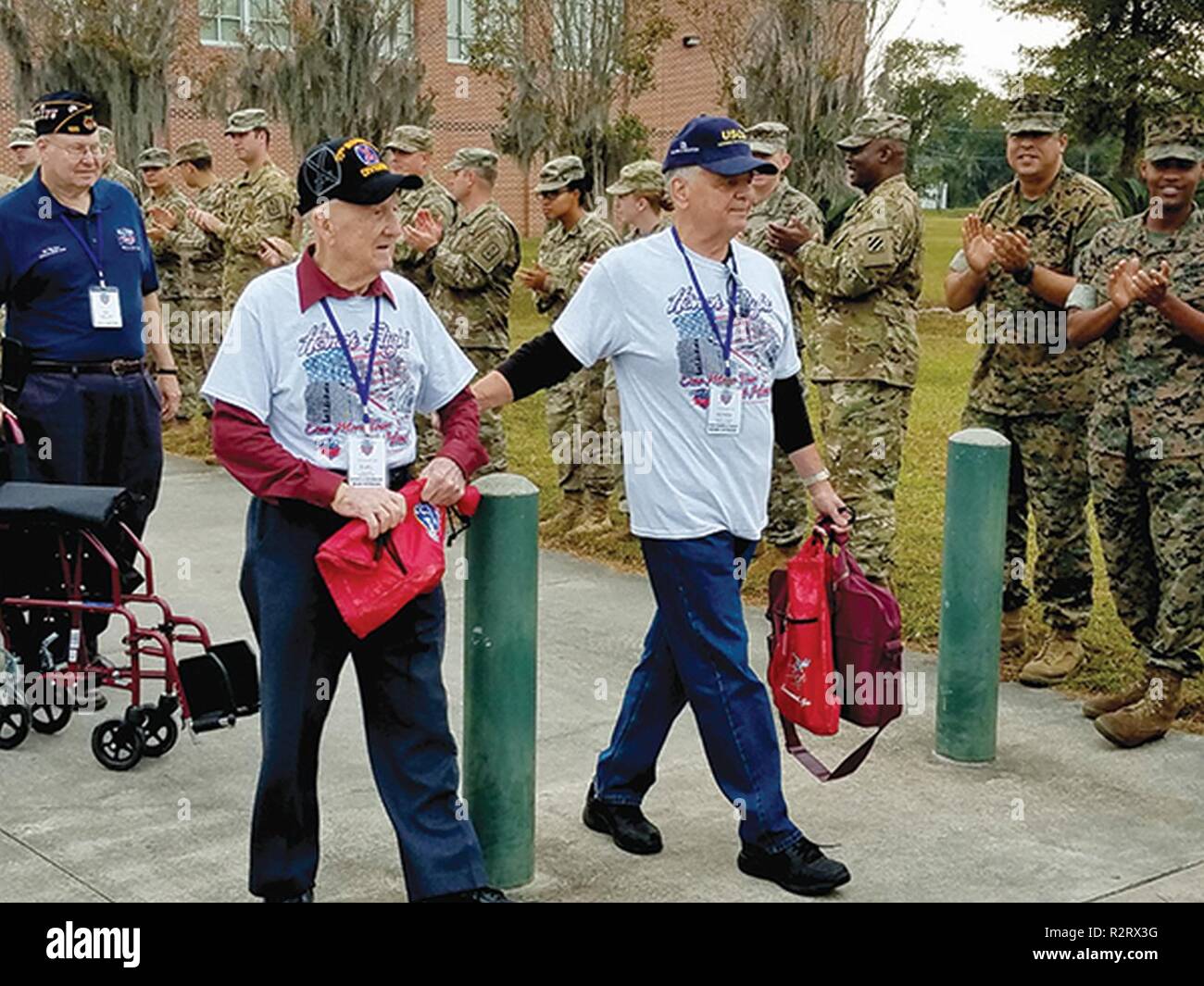Euel Akins, 98, a machine gunner in World War II, walks from Hunter ...