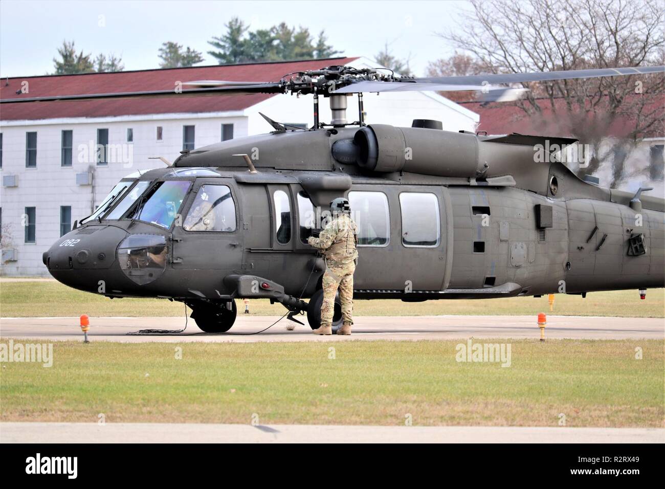 An aircrew with the 1st Battalion, 147th Aviation Regiment of the ...
