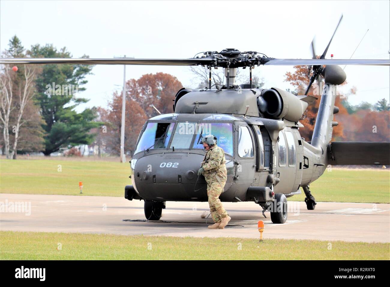 An aircrew with the 1st Battalion, 147th Aviation Regiment of the ...