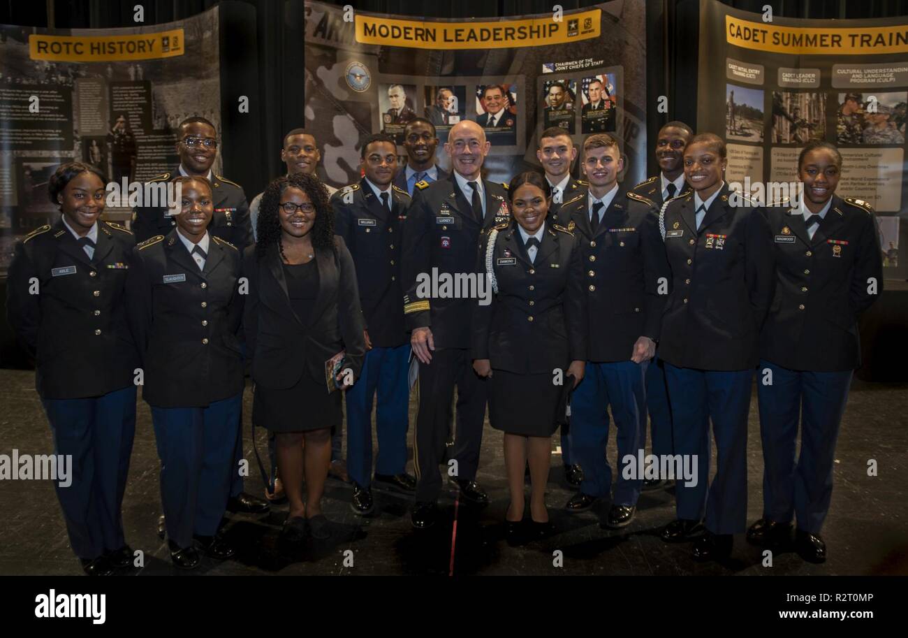 Lt. Gen. Charles D. Luckey, Chief of the Army Reserve and commanding ...