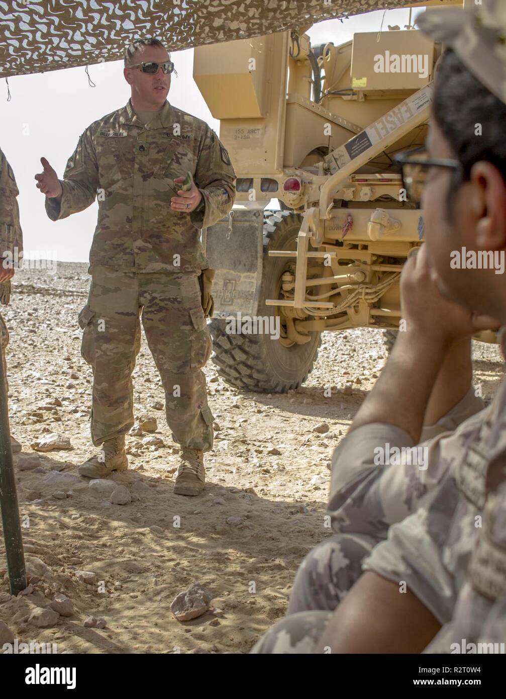 UM HATTAH, Qatar – U.S. Army Staff Charlie Billingsley, left, an ...