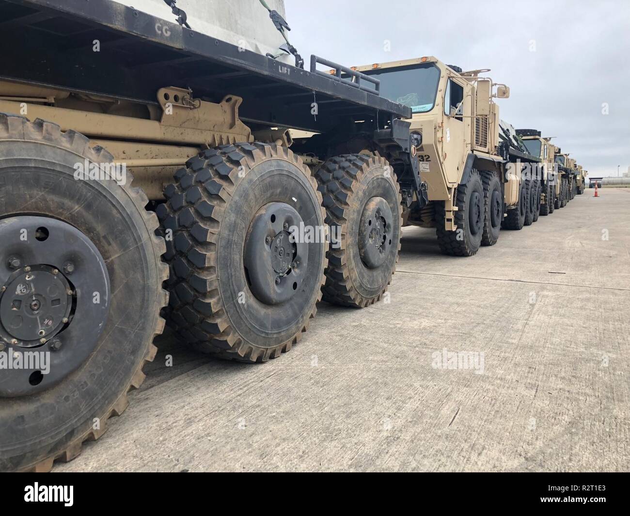 Mexico border trucks hi-res stock photography and images - Alamy