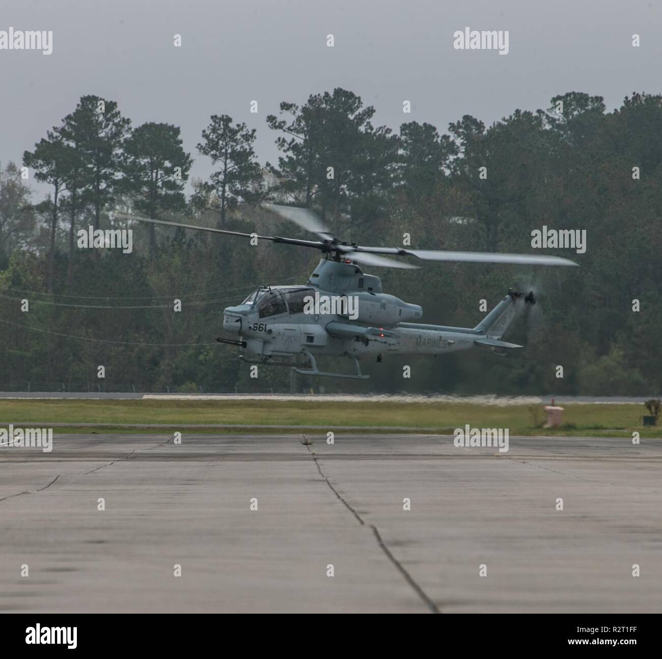 A U S Marine Corps Ah 1z Viper With Marine Light Attack Helicopter
