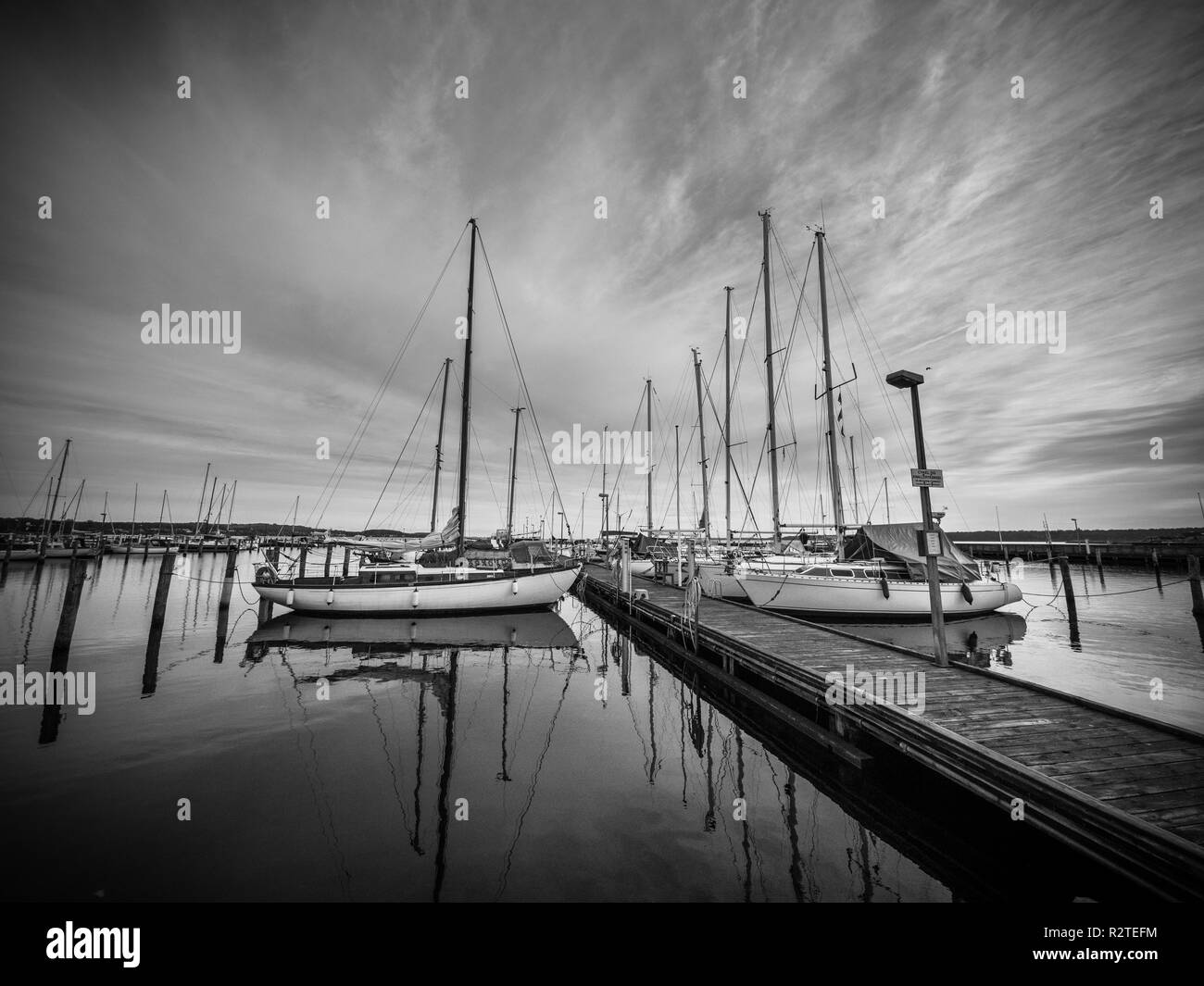 Spar pole hi-res stock photography and images - Alamy