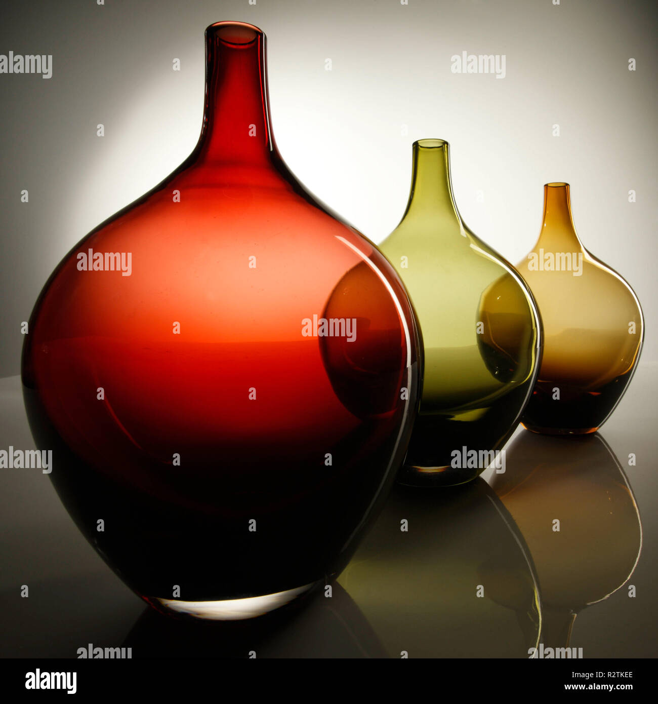 Coloured vases hi-res stock photography and images - Alamy