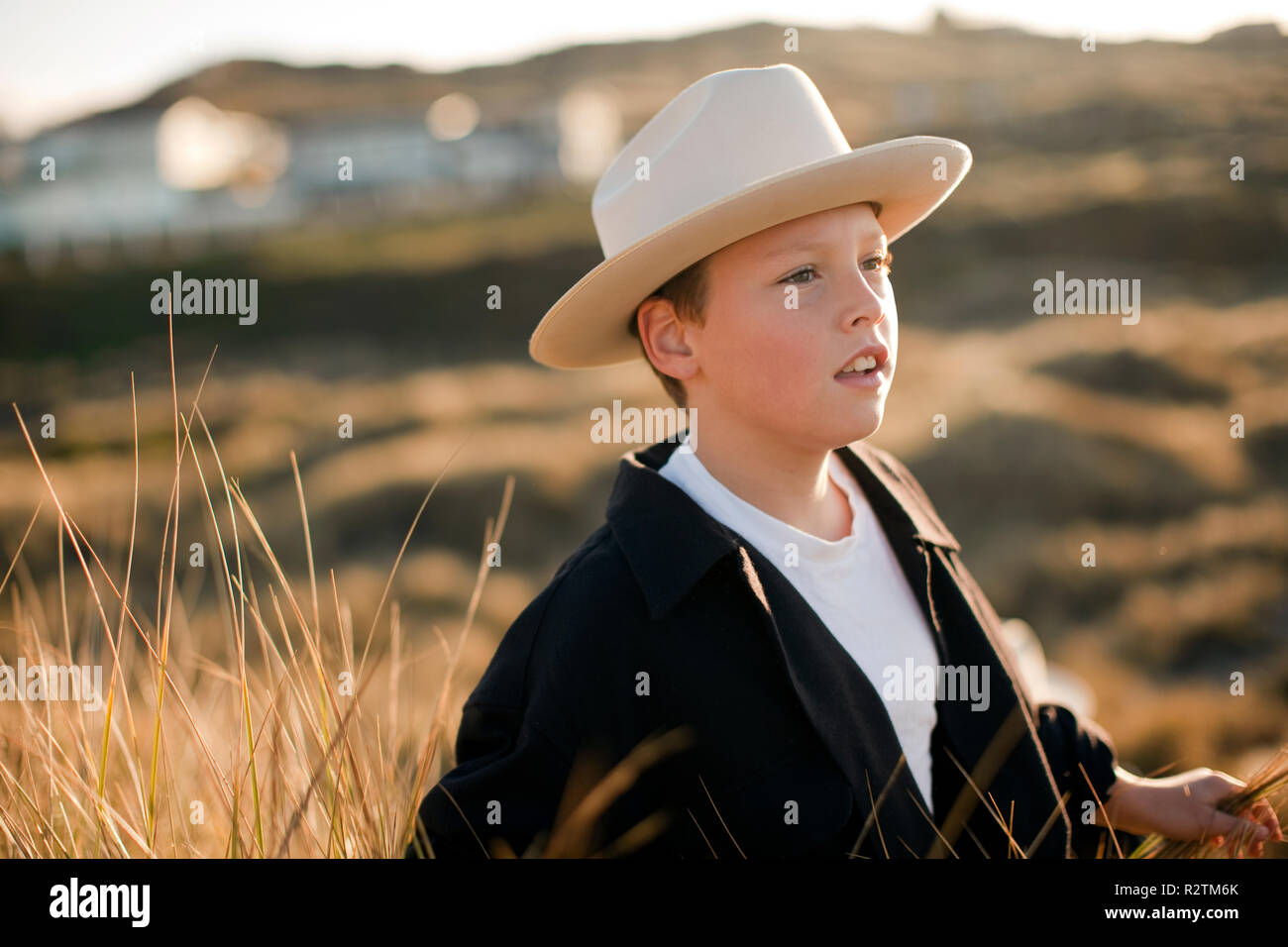 Boy dressed as cowboy hi-res stock photography and images - Alamy