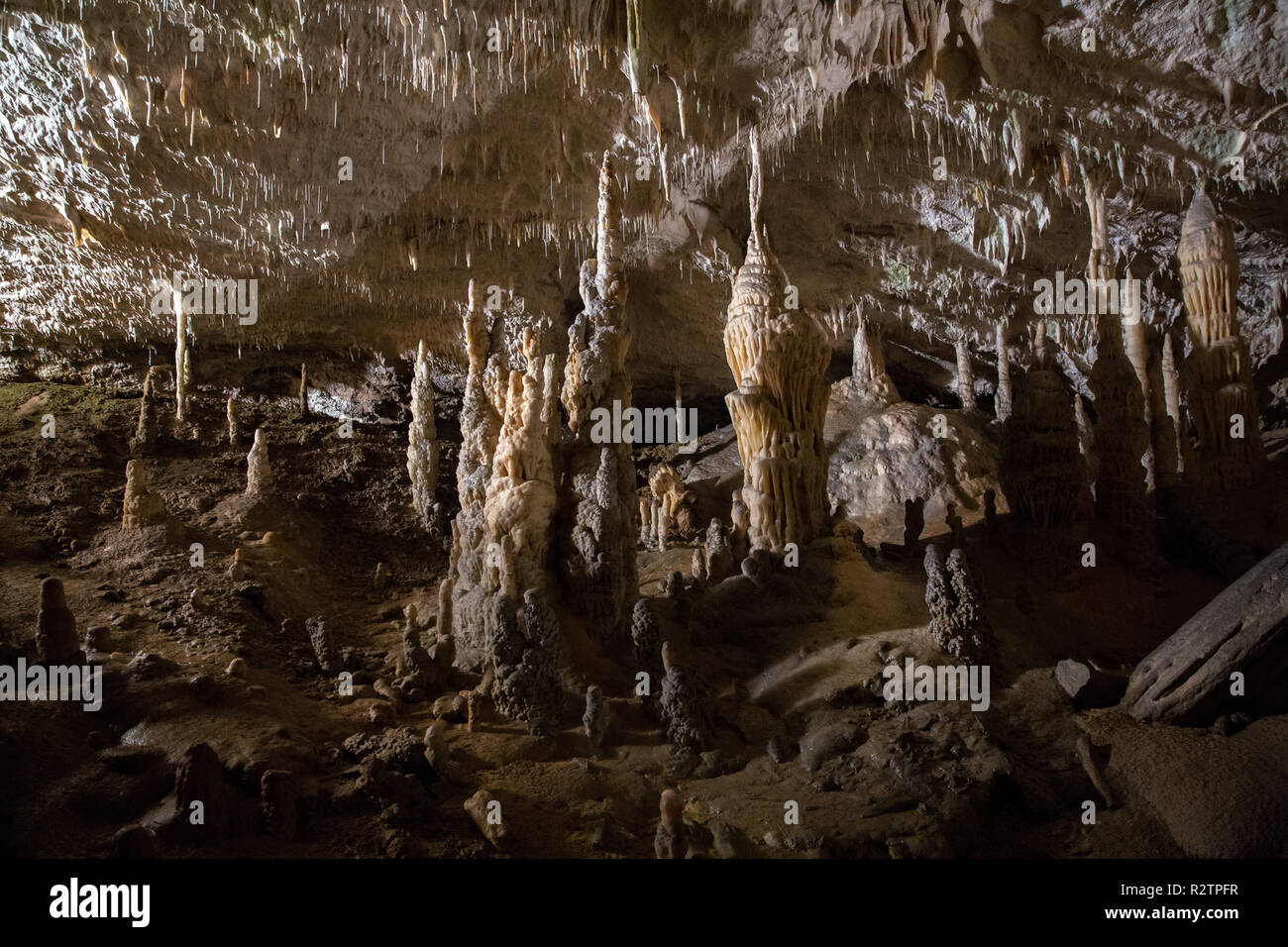 Underground karst cave Stock Photo - Alamy