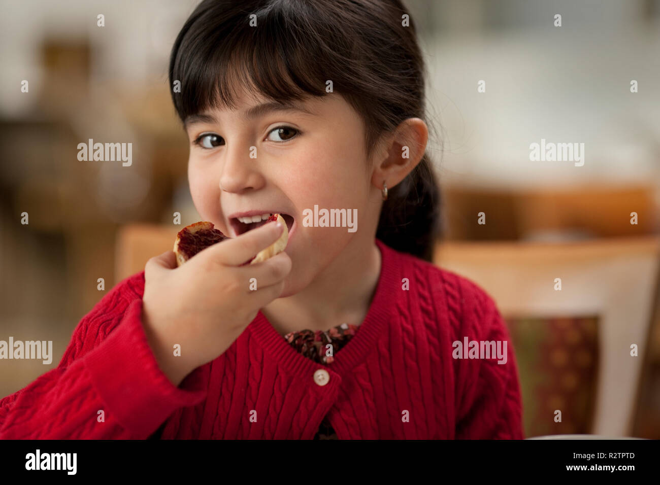 Toasted english muffin half hi-res stock photography and images - Alamy