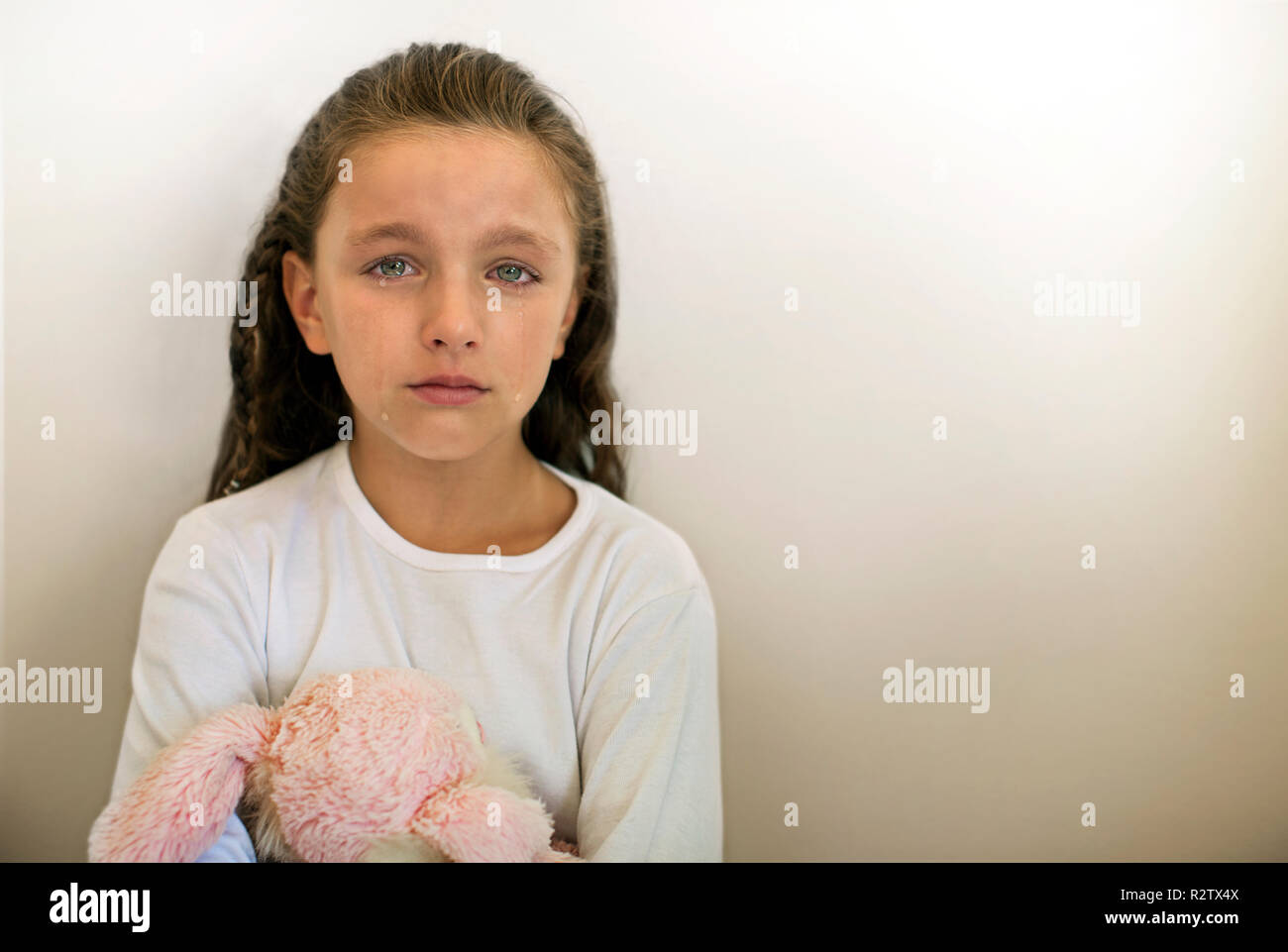 Teen girl crying looking camera hi-res stock photography and images - Alamy