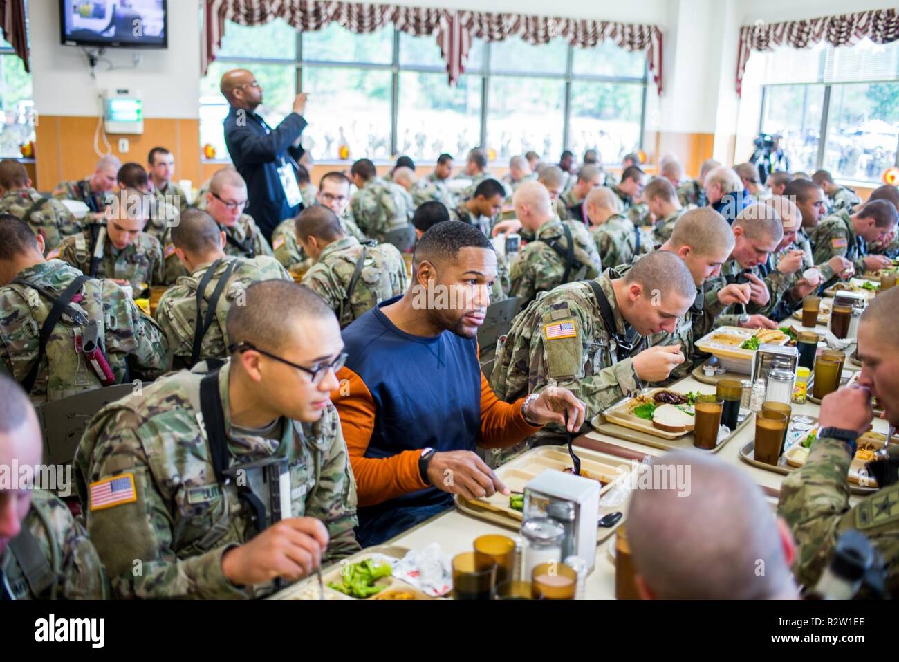 FORT BENNING, Ga. (Nov. 11, 2018) – Professional football analyst for ...