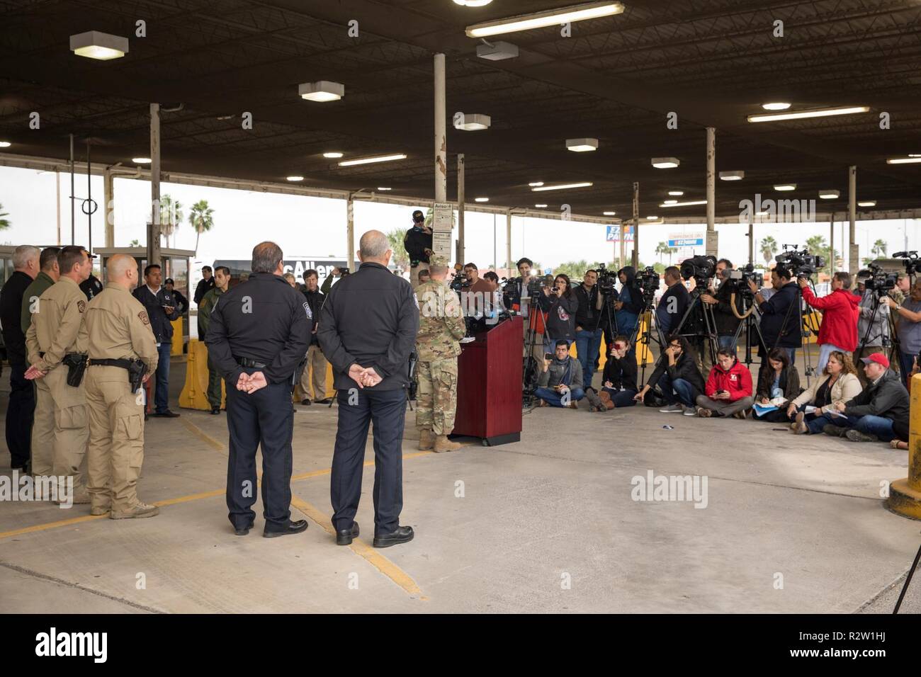 Mcallen texas port of entry hi-res stock photography and images - Alamy