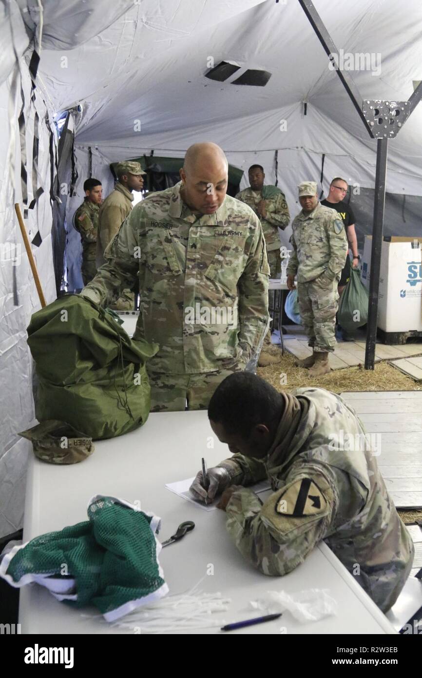 Us army laundry operations hi-res stock photography and images - Alamy