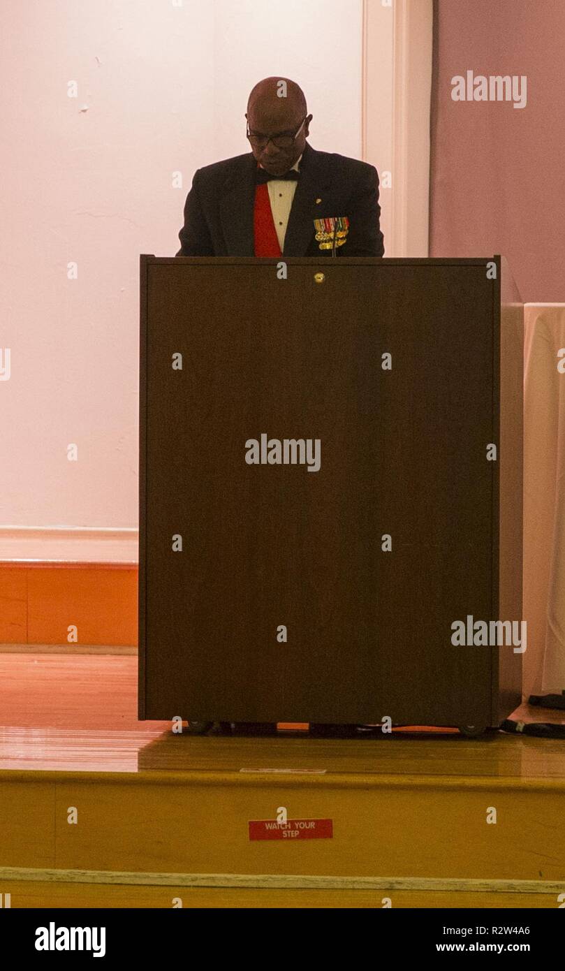 Retired U.S. Marine Corps general, Lt. Gen. Walter E. Gaskin Sr., guest ...