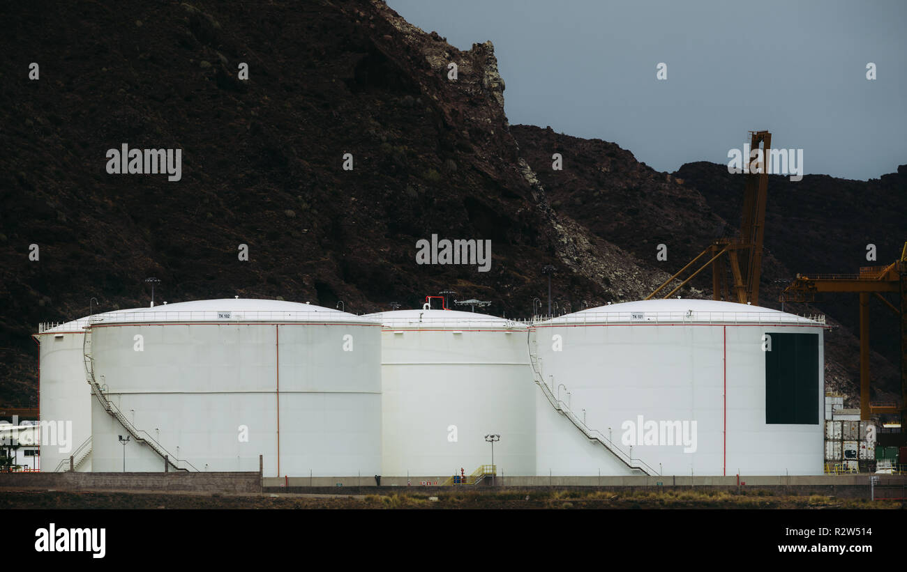 White tanks hi-res stock photography and images - Alamy