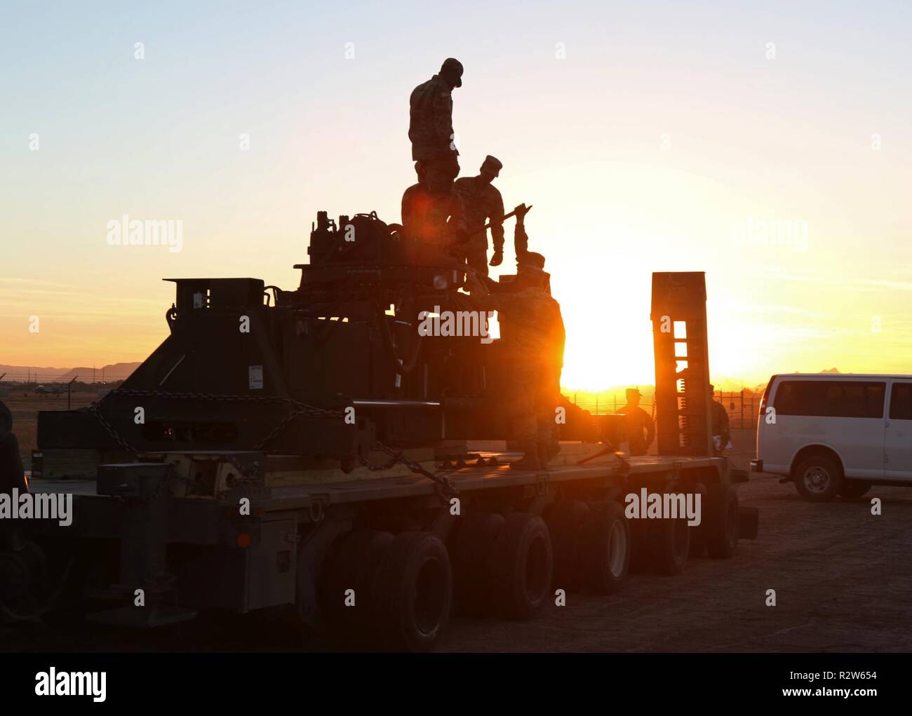Soldiers from 1st Armored Cavalry Division and 264th CSSB prepare a ...