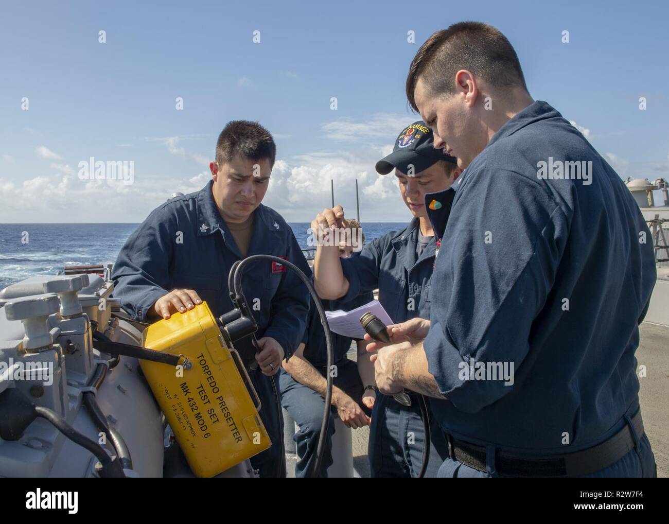 ATLANTIC OCEAN (Nov. 13, 2018) Sonar Technician (Surface) 2nd class ...