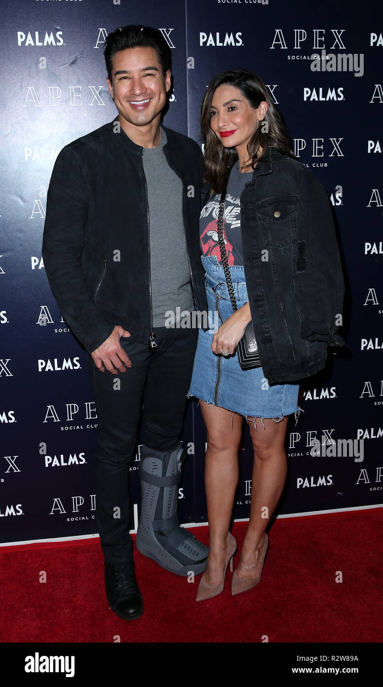 Celebrity television host Mario Lopez and wife Courtney Lopez celebrate ...