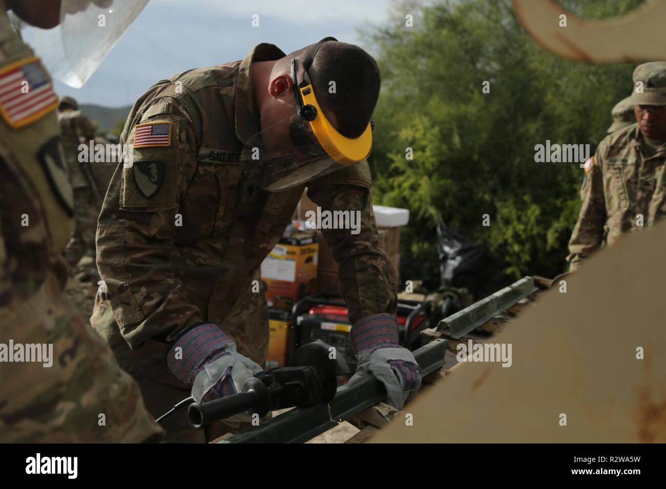 Buzzsaw hi-res stock photography and images - Alamy