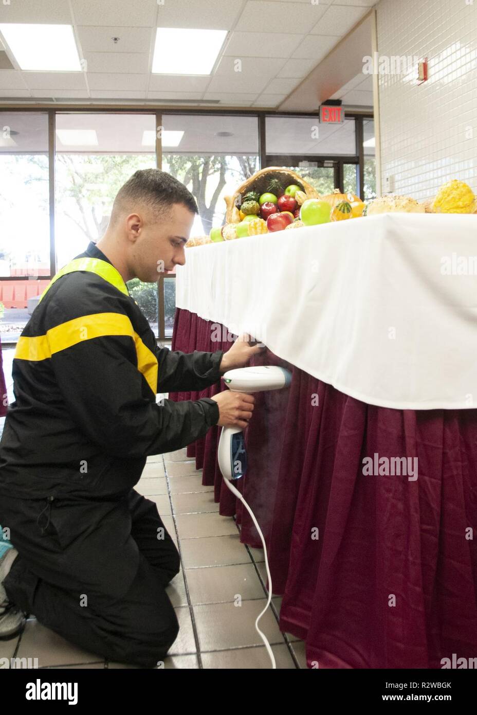 Soldiers and staff members of the Alexis St. Martin Dining Facility at ...