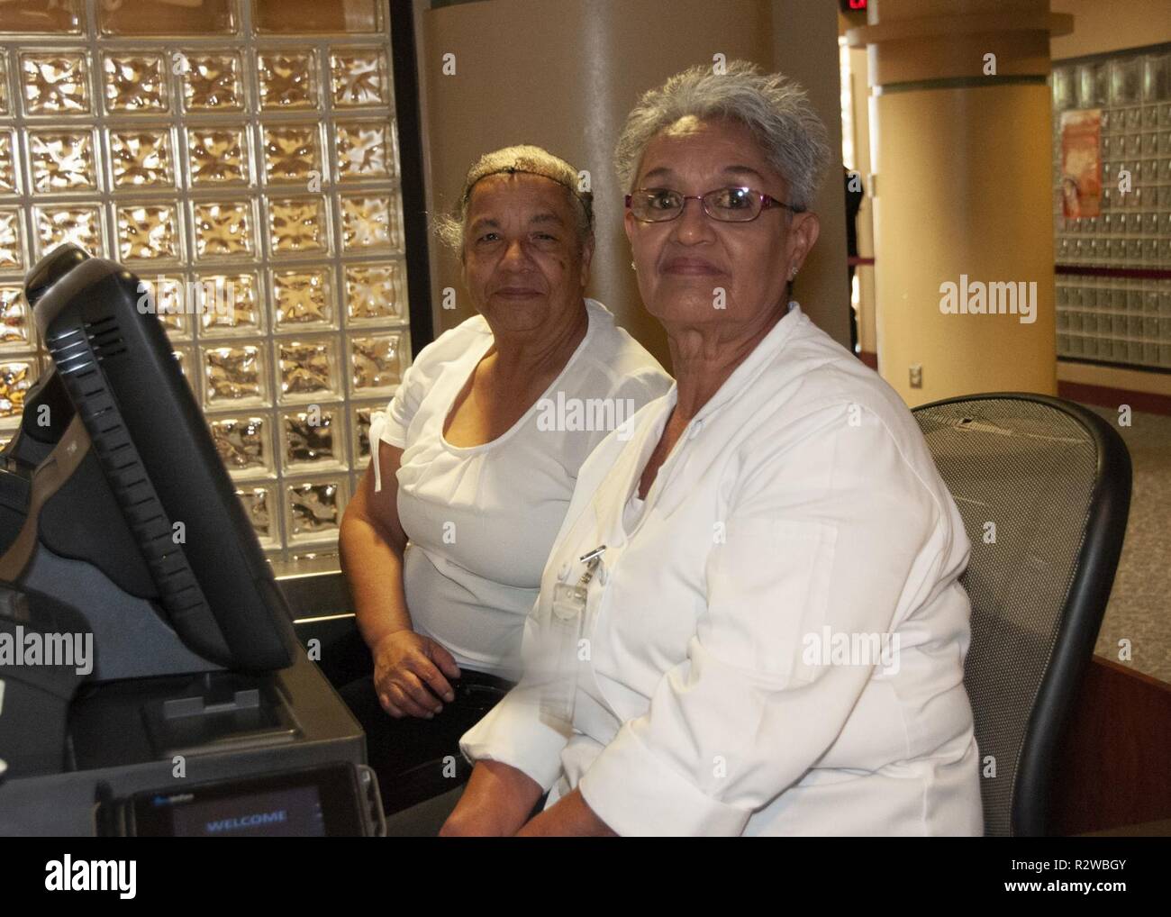 Soldiers and staff members of the Alexis St. Martin Dining Facility at ...