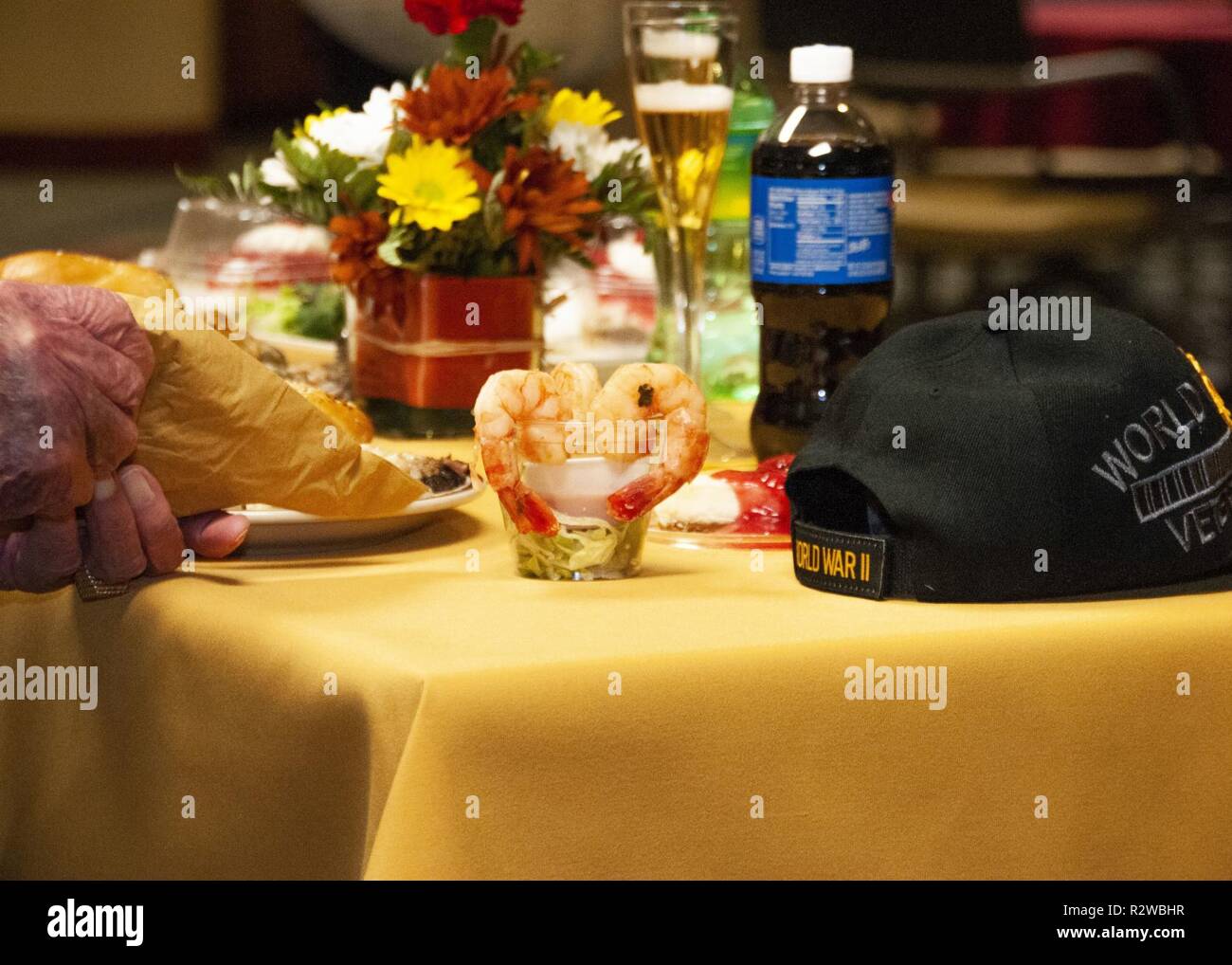 Soldiers and staff members of the Alexis St. Martin Dining Facility at ...