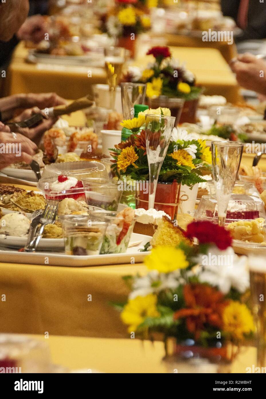 Soldiers and staff members of the Alexis St. Martin Dining Facility at ...