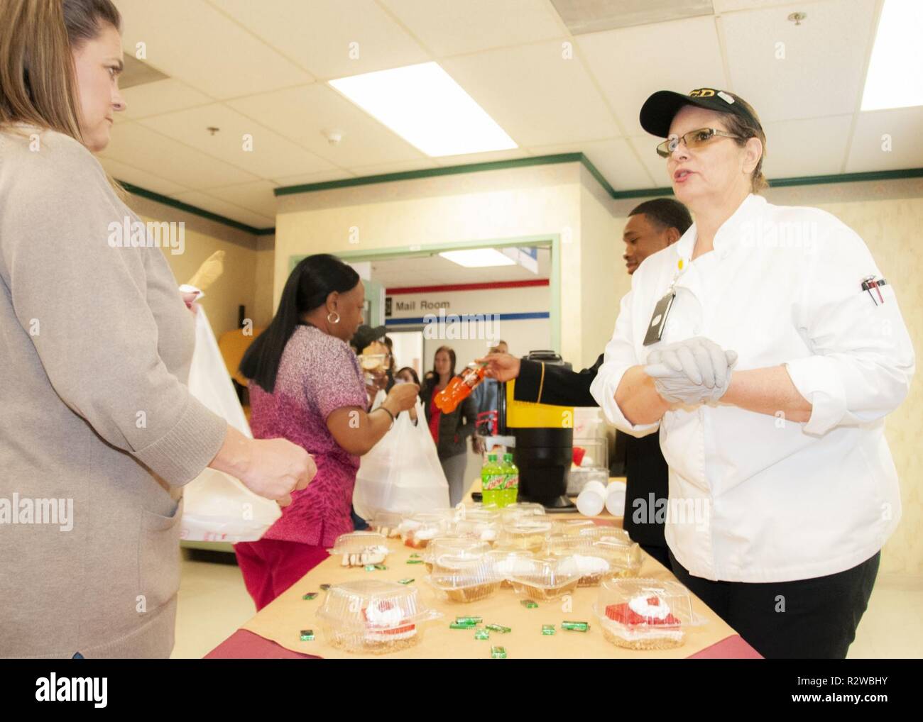 Soldiers and staff members of the Alexis St. Martin Dining Facility at ...