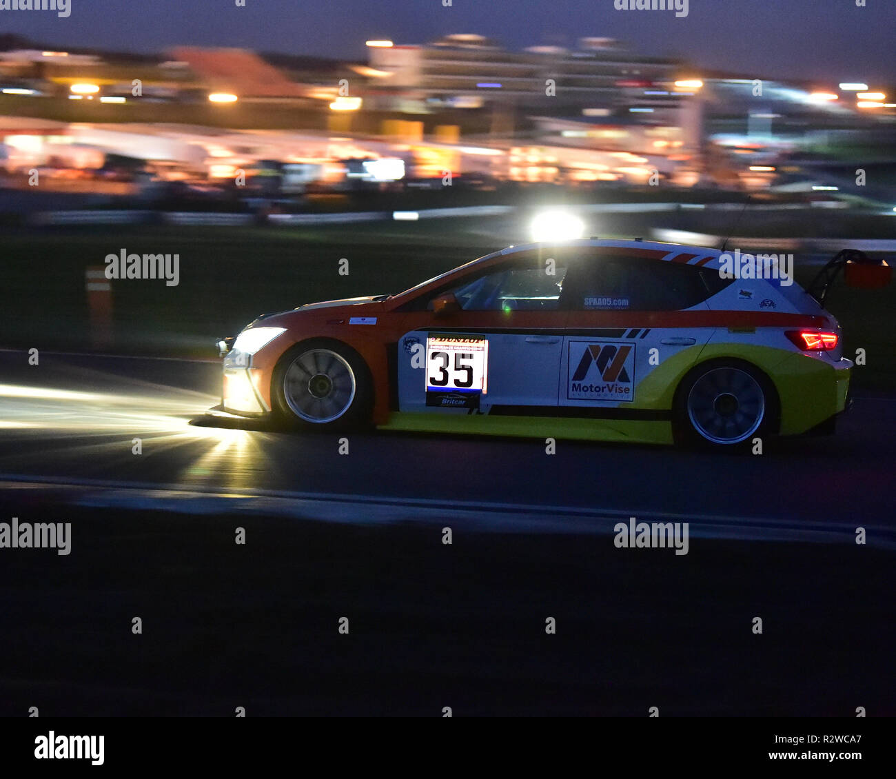 John Clonis, Chris Bentley, SEAT Leon TCR, night race, Britcar ...